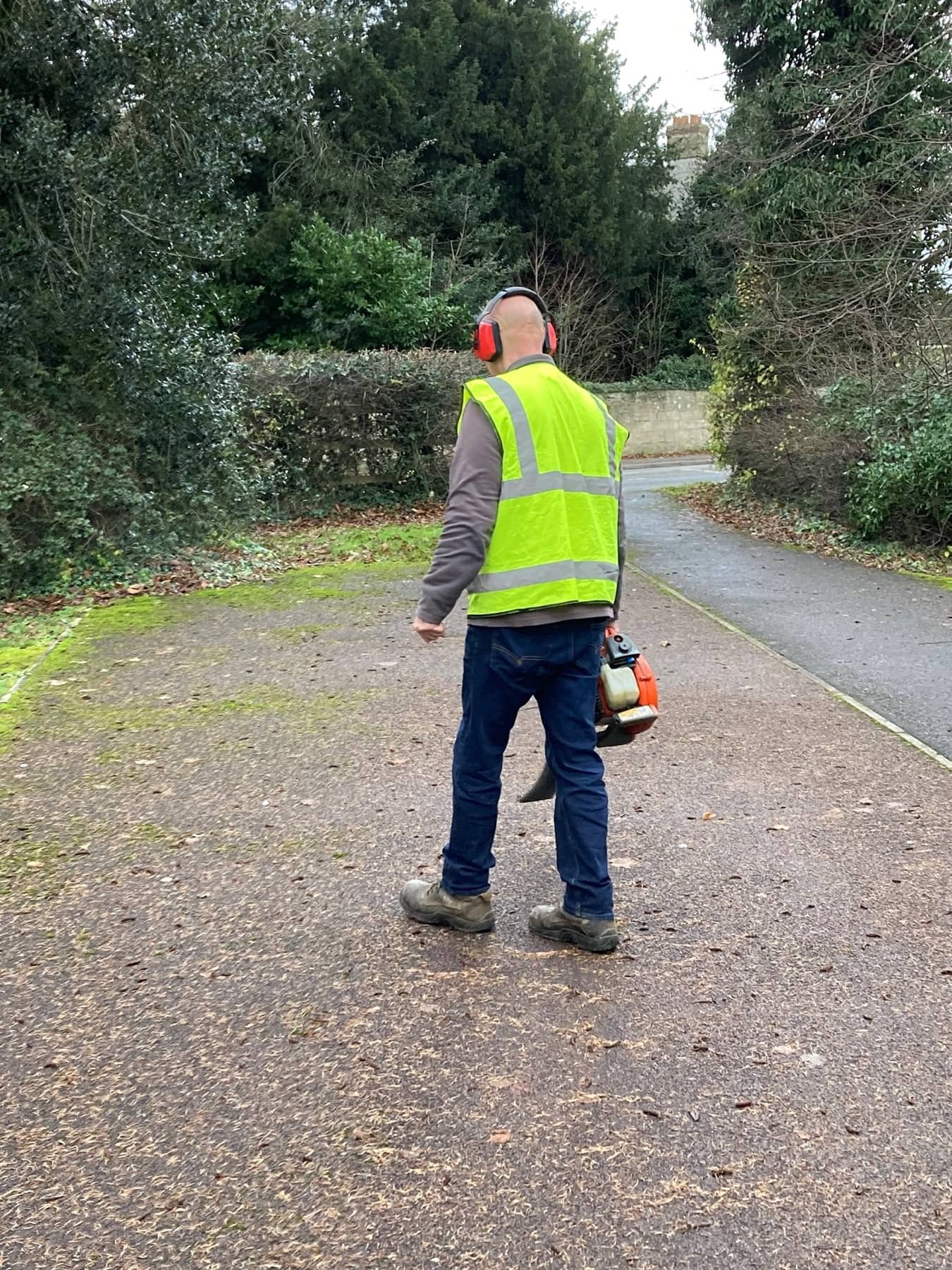 Domestic & Commercial Ground Maintenance Chippenham - Gecko Ground ...
